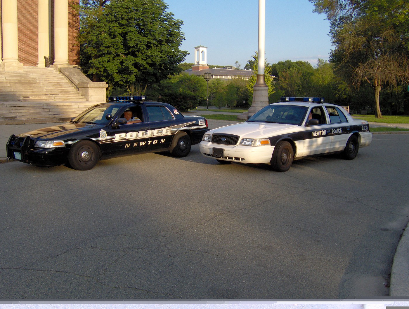 copcar dot com - The home of the American Police Car - Photo Archives