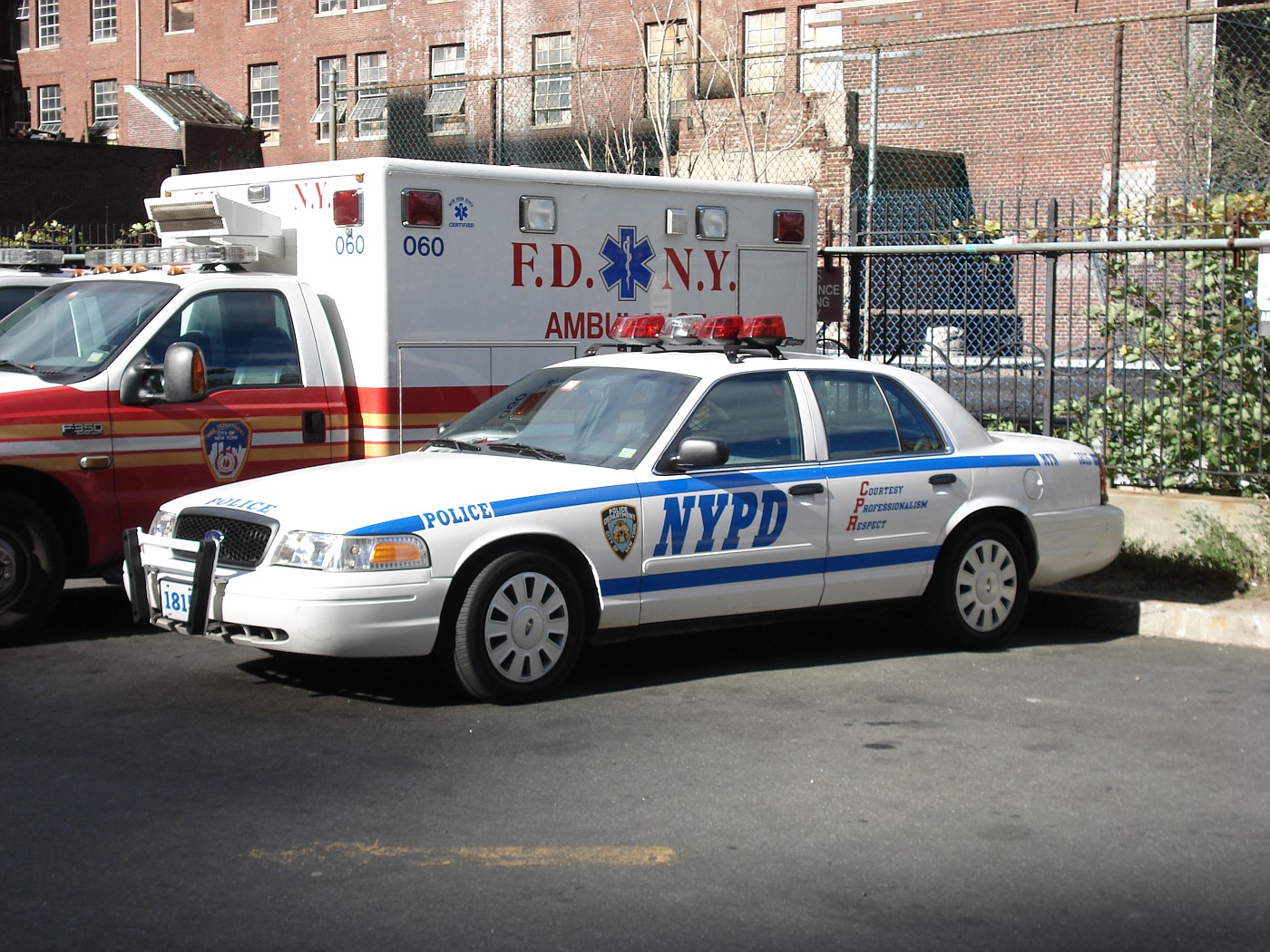 copcar dot com - The home of the American Police Car - Photo Archives