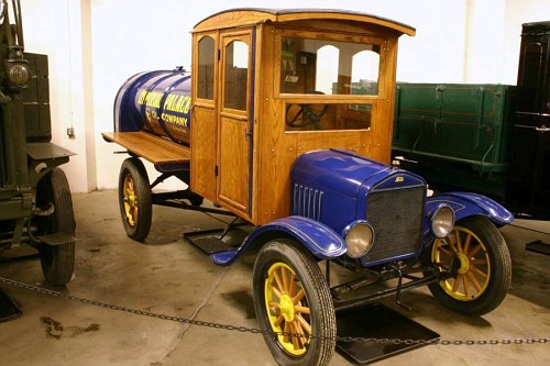 Ford Model T trucks 1908 -1927 T & TT Fuel Tanker Trucks album ...