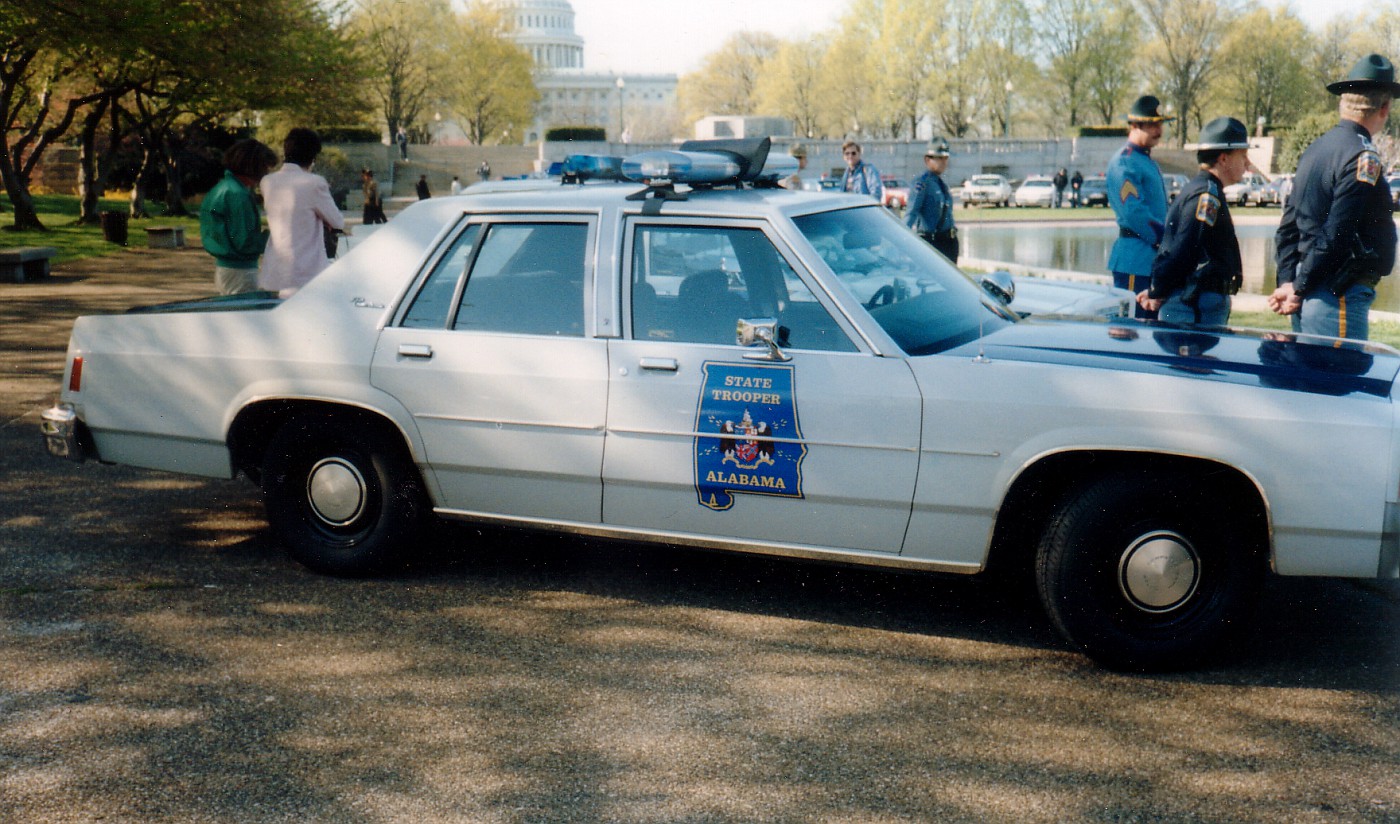 copcar dot com - The home of the American Police Car - Photo Archives