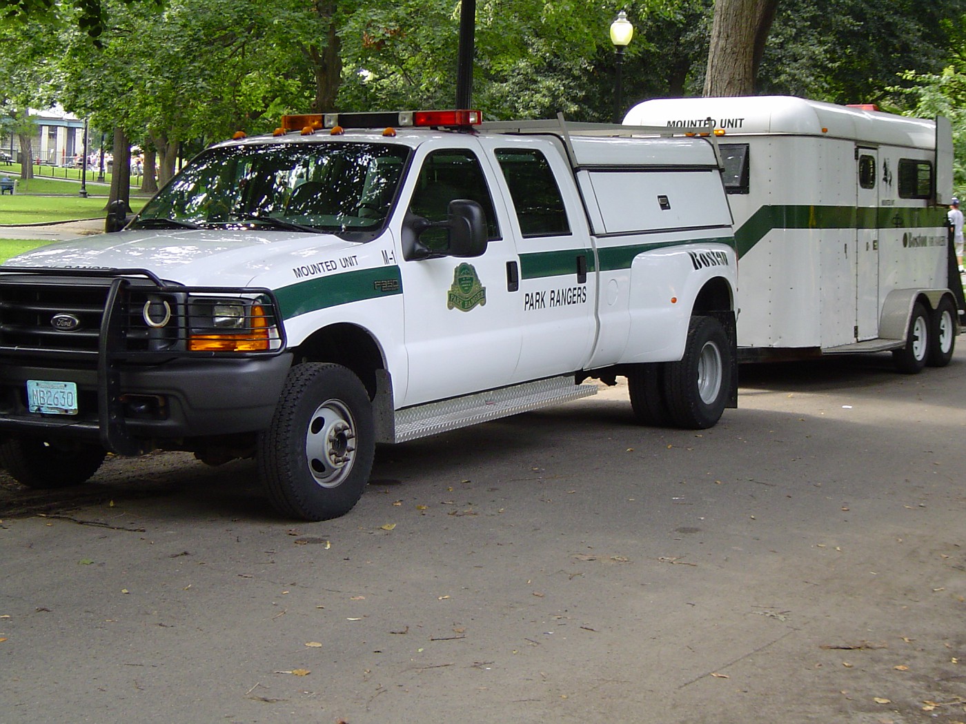 copcar dot com - The home of the American Police Car - Photo Archives