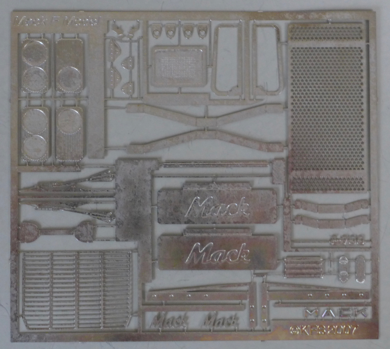 Photo: P1040190 | TQ-046 Mack F700 Sleeper Cab (1:24) album | Dutch ...