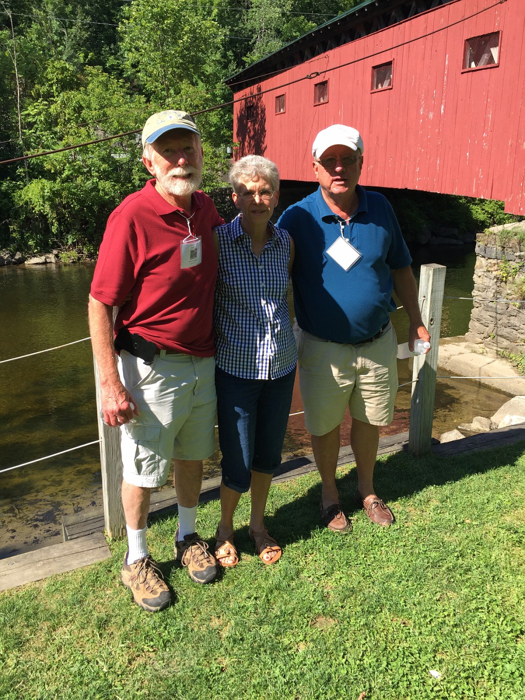 Photo: "Rose between two thorns"... Charlie Hubert, wife Sue Hubert ...