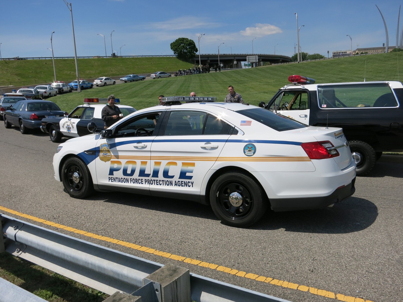 copcar dot com - The home of the American Police Car - Photo Archives