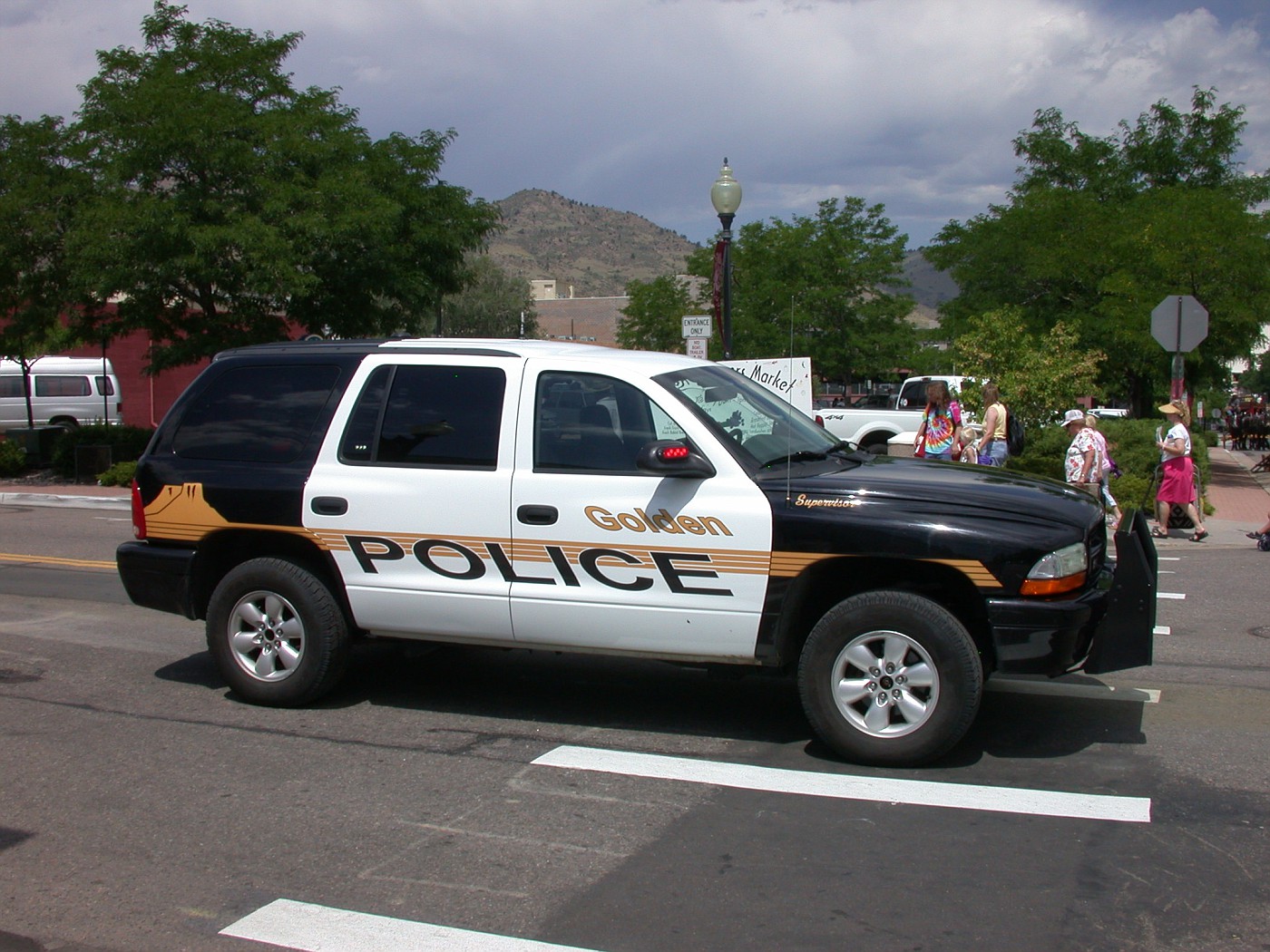 copcar dot com - The home of the American Police Car - Photo Archives