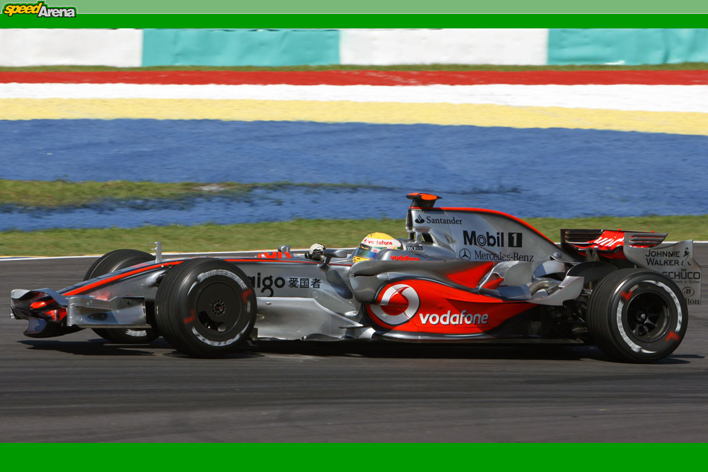 Photo: Motorsports / Formula 1: World Championship 2008, GP of Malaysia ...