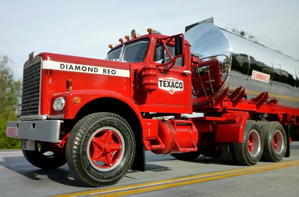 Photo: DiamondReoLeftlow.jpg | AMT Diamond Reo Texaco album ...