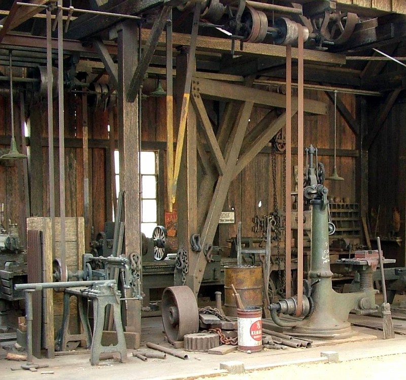 Photo: Scratchbuilt power hacksaw to the left. Yellow levers slide ...