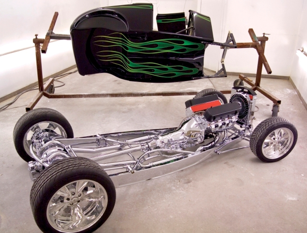 Photo: Steve Tracy's all chromed Deuce frame | 1932 FORD HOT ROD ...