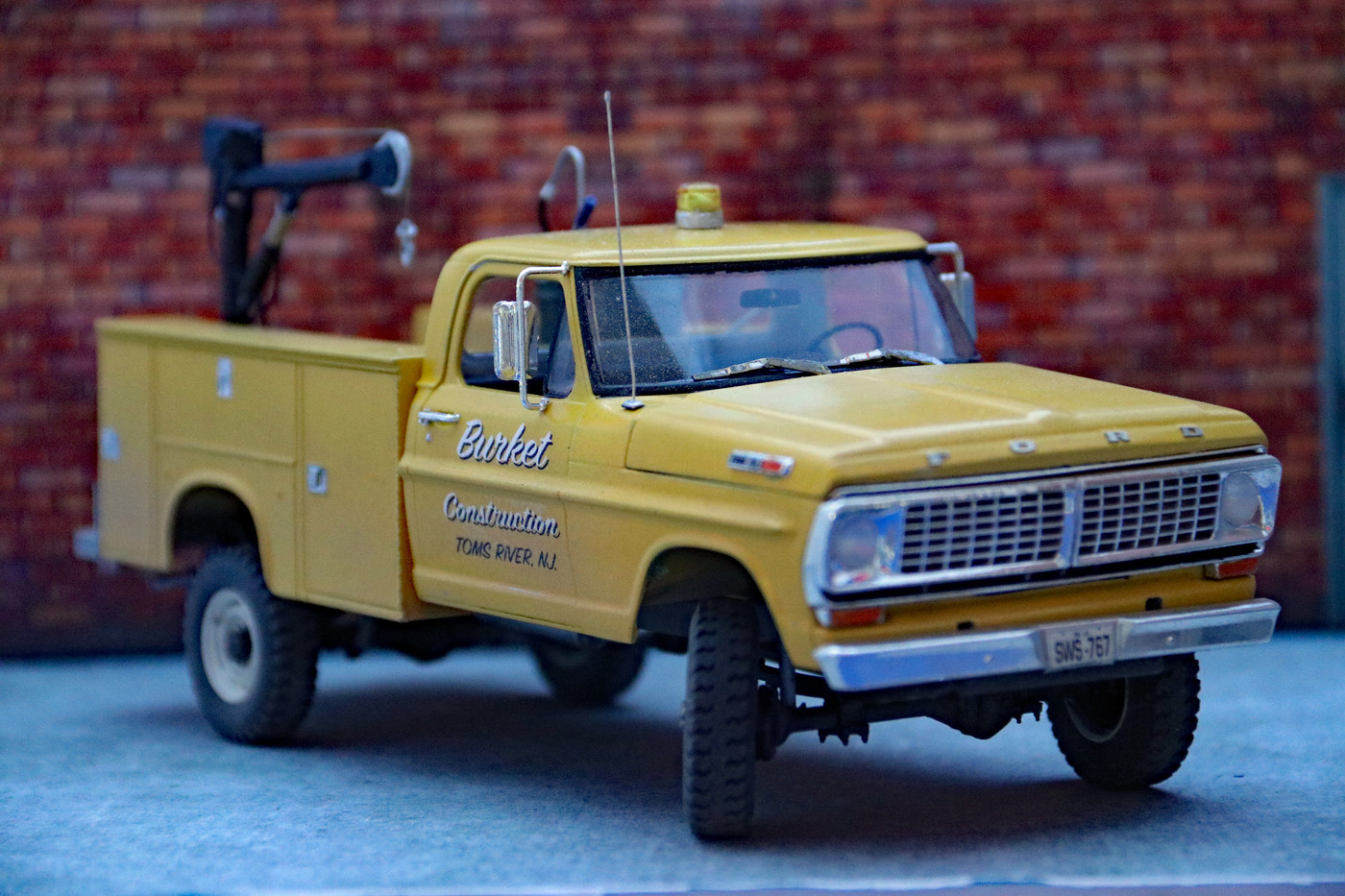 1972 Ford F250 4x4 Plow Truck 390 V8 1/25 Scale Model Kit, 58% OFF